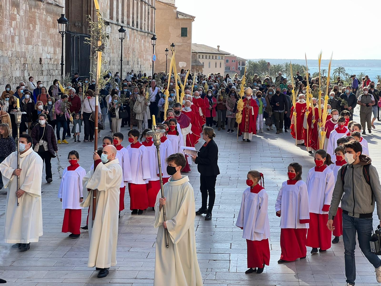 Mallorca Easter: One thousand attend palm blessings in Palma
