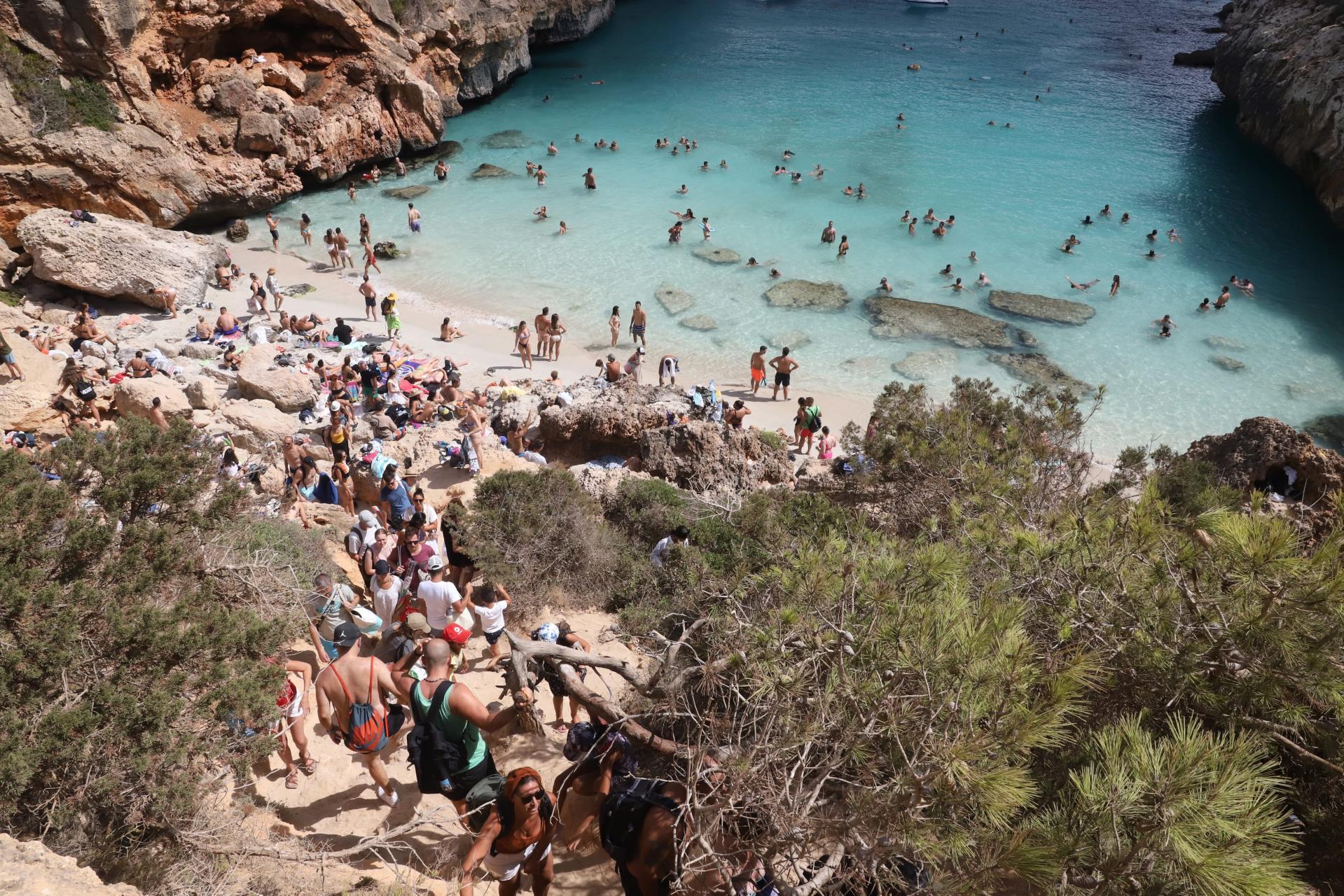 Photo gallery: "Overcrowded Mallorca" in photos