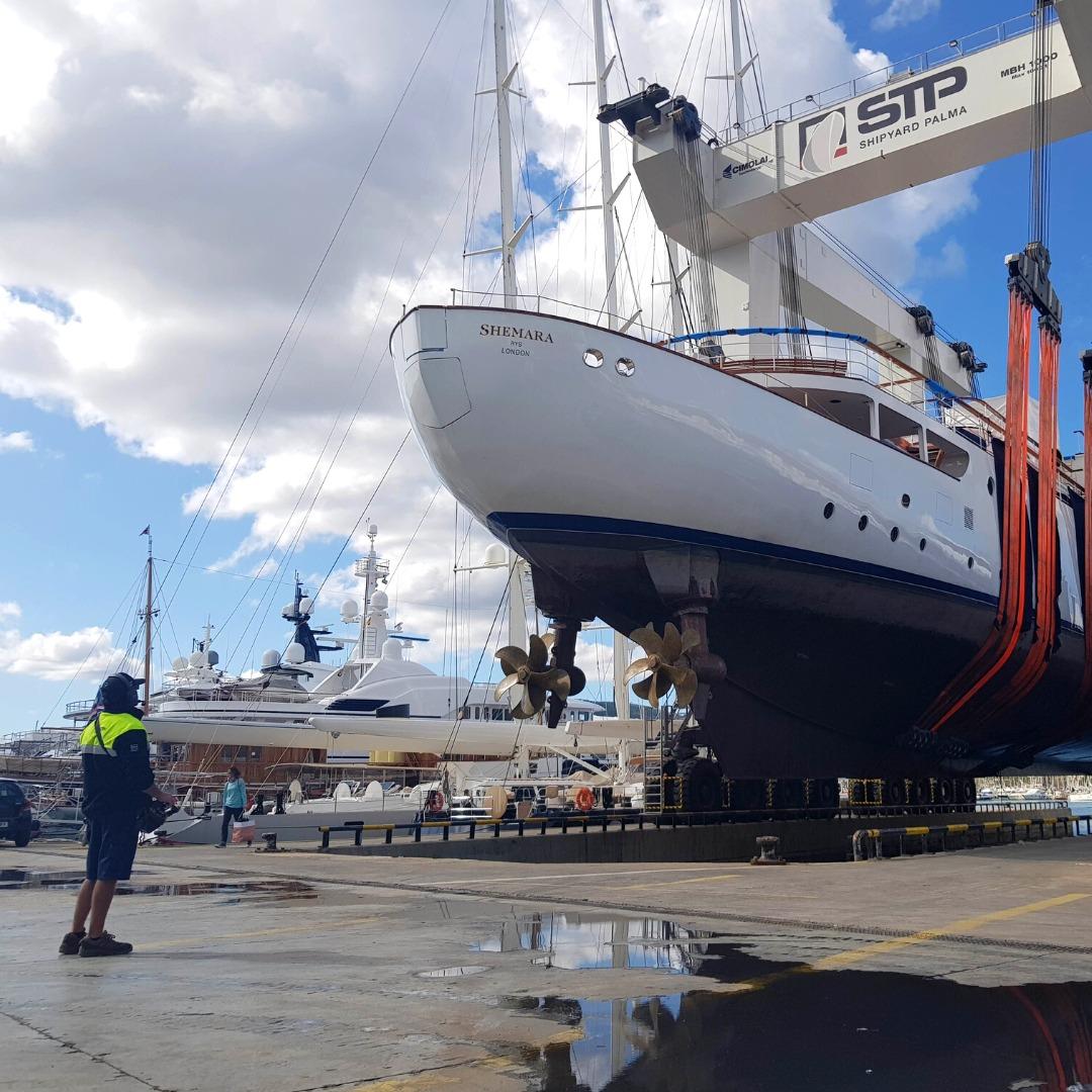 Classic Britain yacht