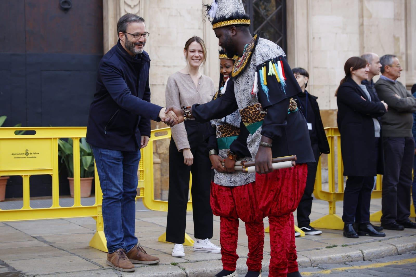 Photo gallery: Royal pages in Palma to herald the arrival of the Three ...