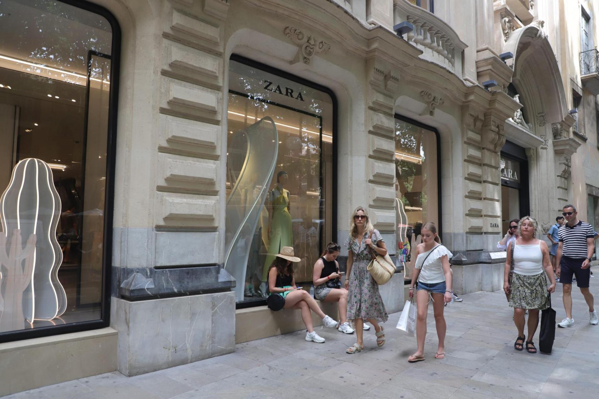 Zara fashion trends | The three must-have dresses from Zara's new ...