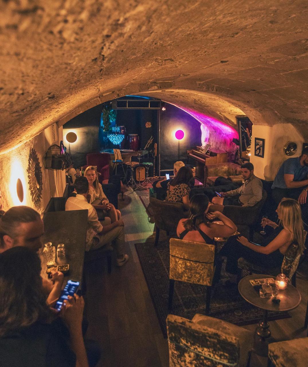 Mallorca Bar Review | Cocktails at Door 13 in Palma