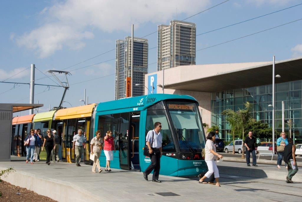 Airport tram and new railways in government transport plan