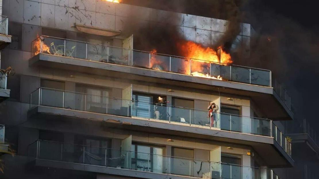 Photo gallery: Images of the fire in the 14-storey building in Valencia