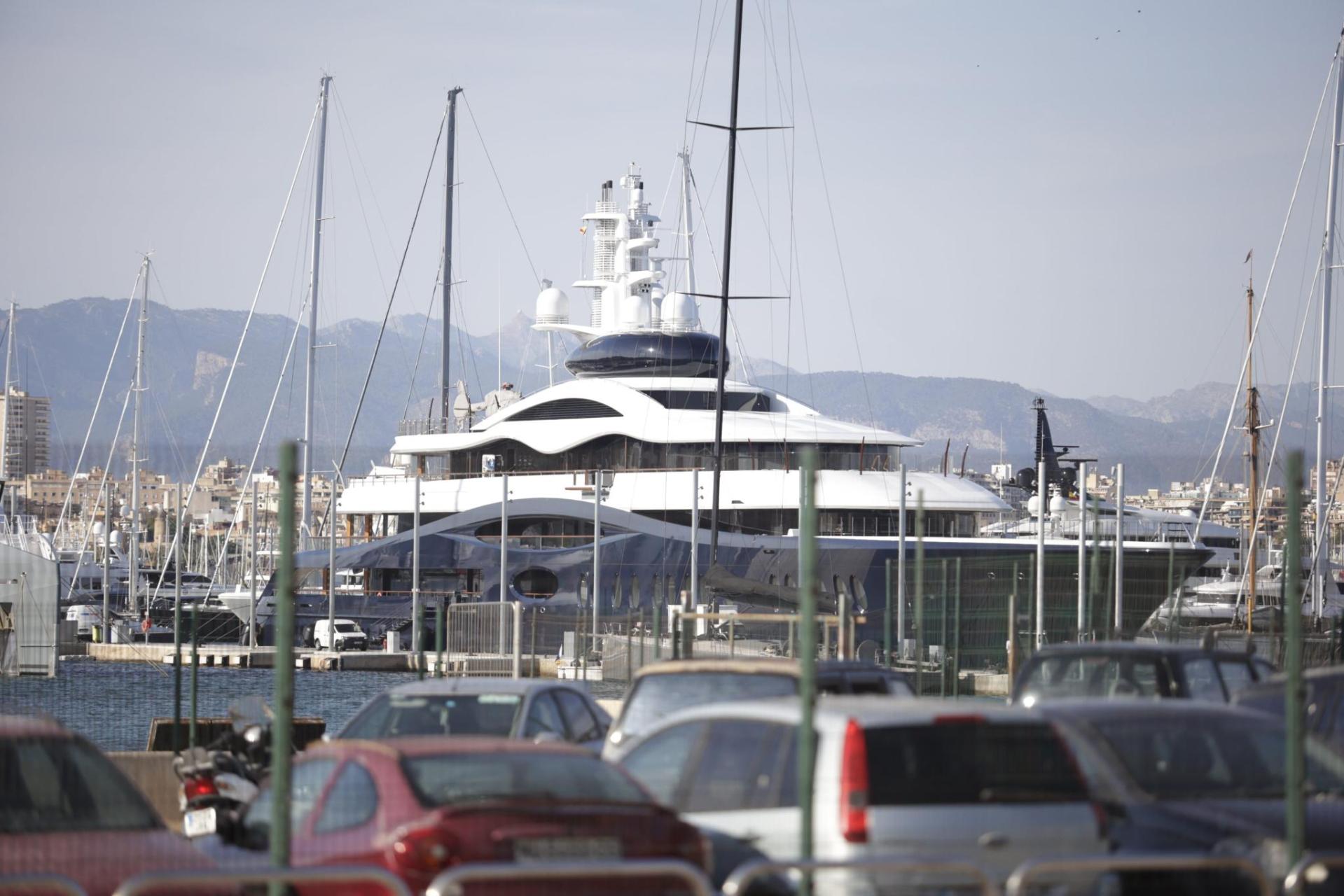 Mark Zuckerberg Facebook Megayahtc Launchapd in Mallorca