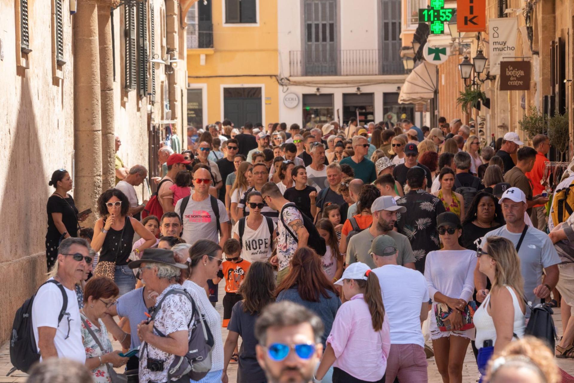 Balearic tourism: Twice as many tourists staying with 'family and friends'