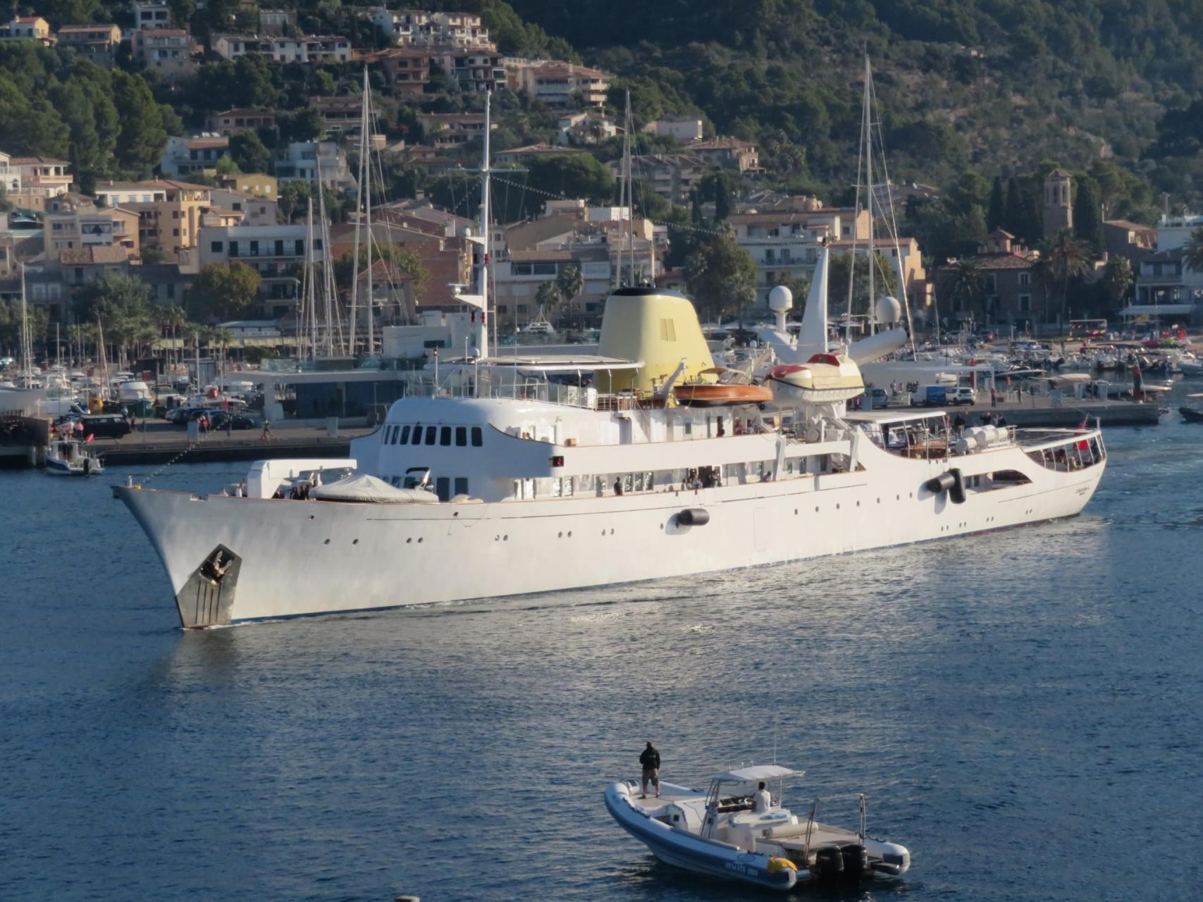 Mallorca film: Onassis yacht used in Mallorca filming of The Crown for sale