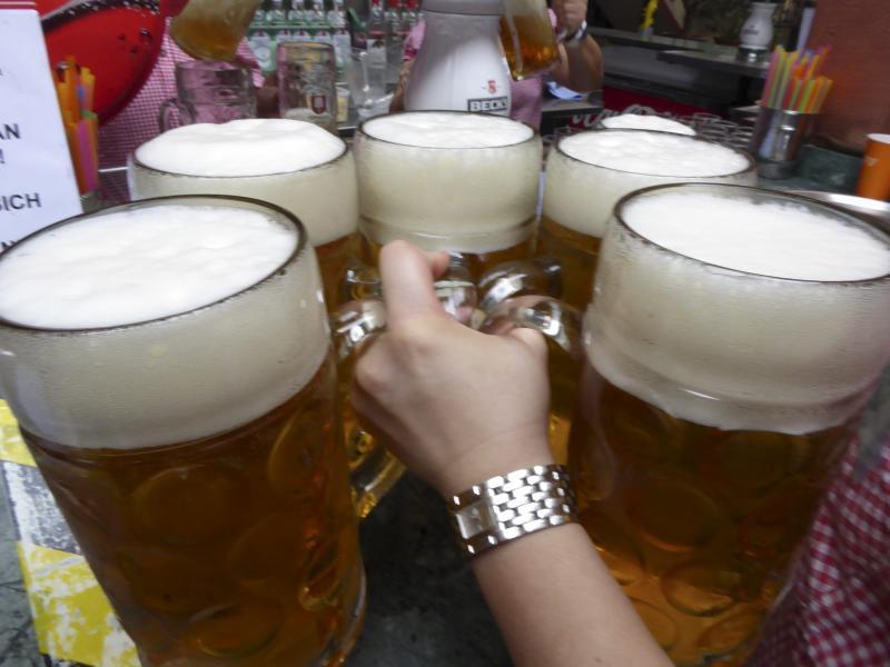 Mallorca holiday: Britons warned to go easy on the beer in the holiday ...