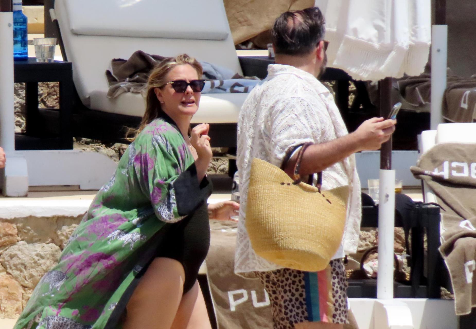 Clueless actress Alicia Silverstone spotted in Mallorca