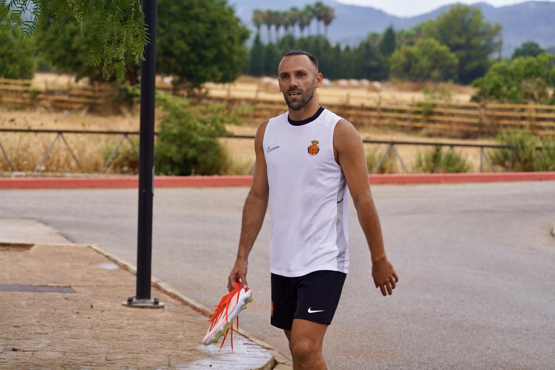 Real Mallorca's Muriqi renews his contract until 2029