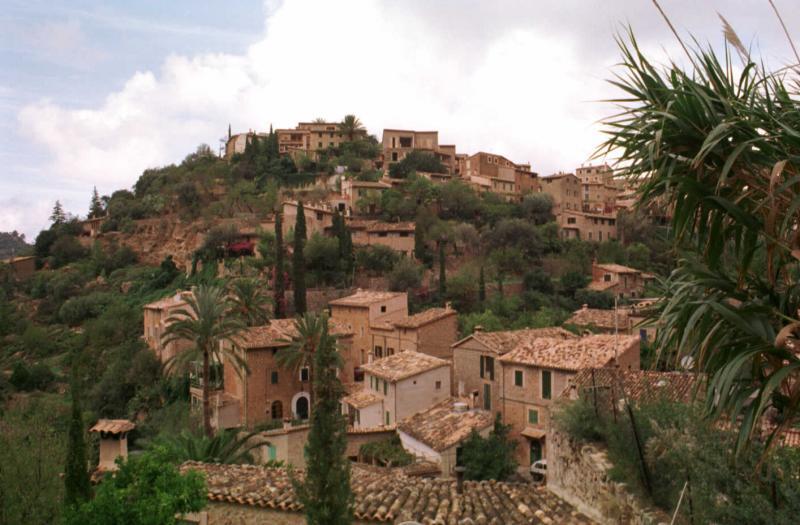 Spain water crisis: Famous Mallorca village cuts water