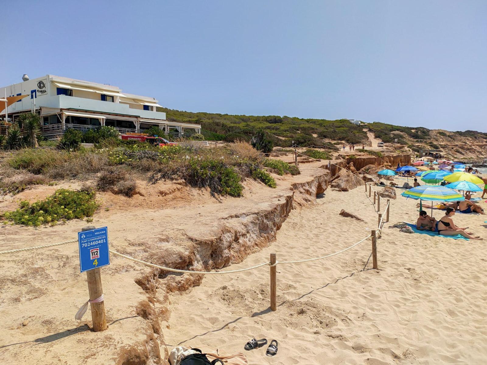 Formentera firefighters close beach section due to rockfall risk
