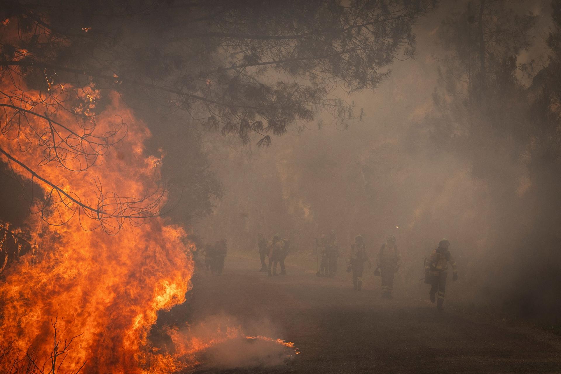 Spain's wildfires disrupt Camino de Santiago route, spread to mountains