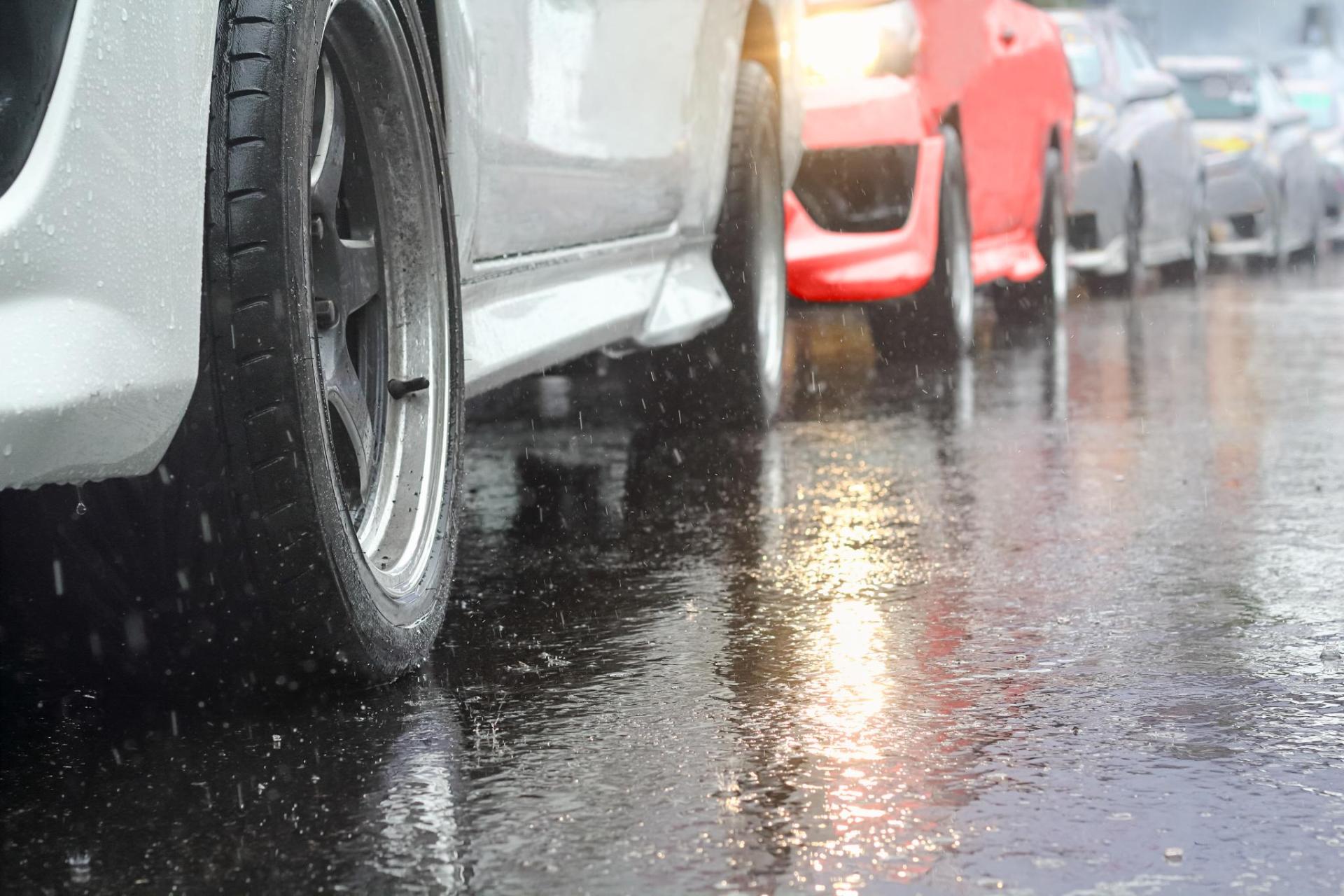 Spain's DGT issues key safety tips for driving in rain