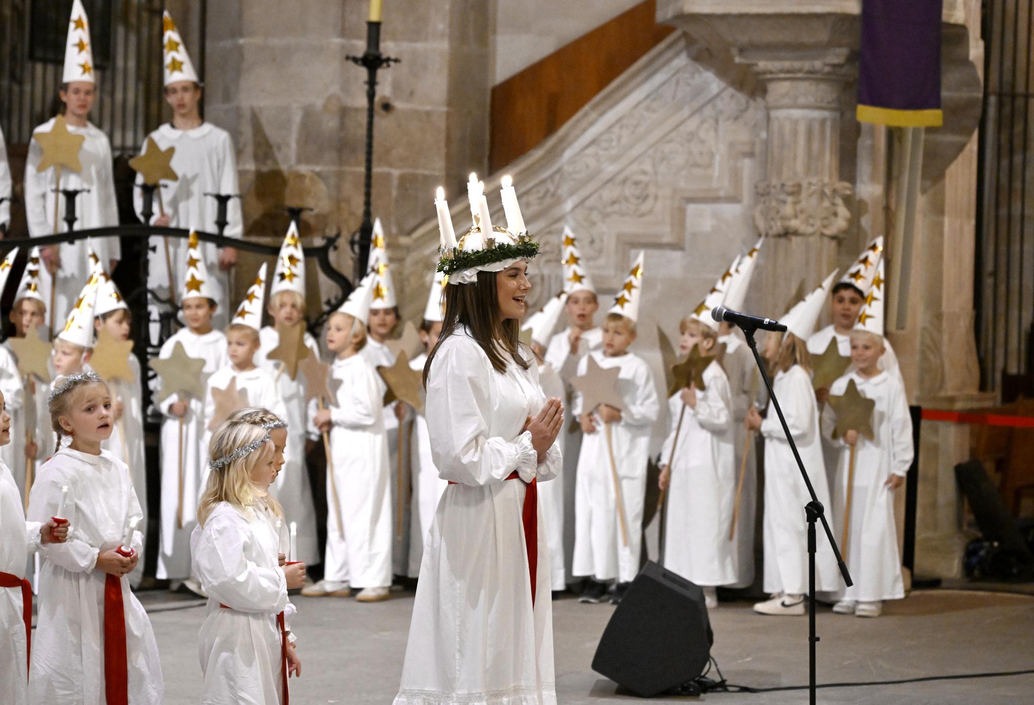 Photo gallery: Santa Lucia concert fills Palma Cathedral with ...