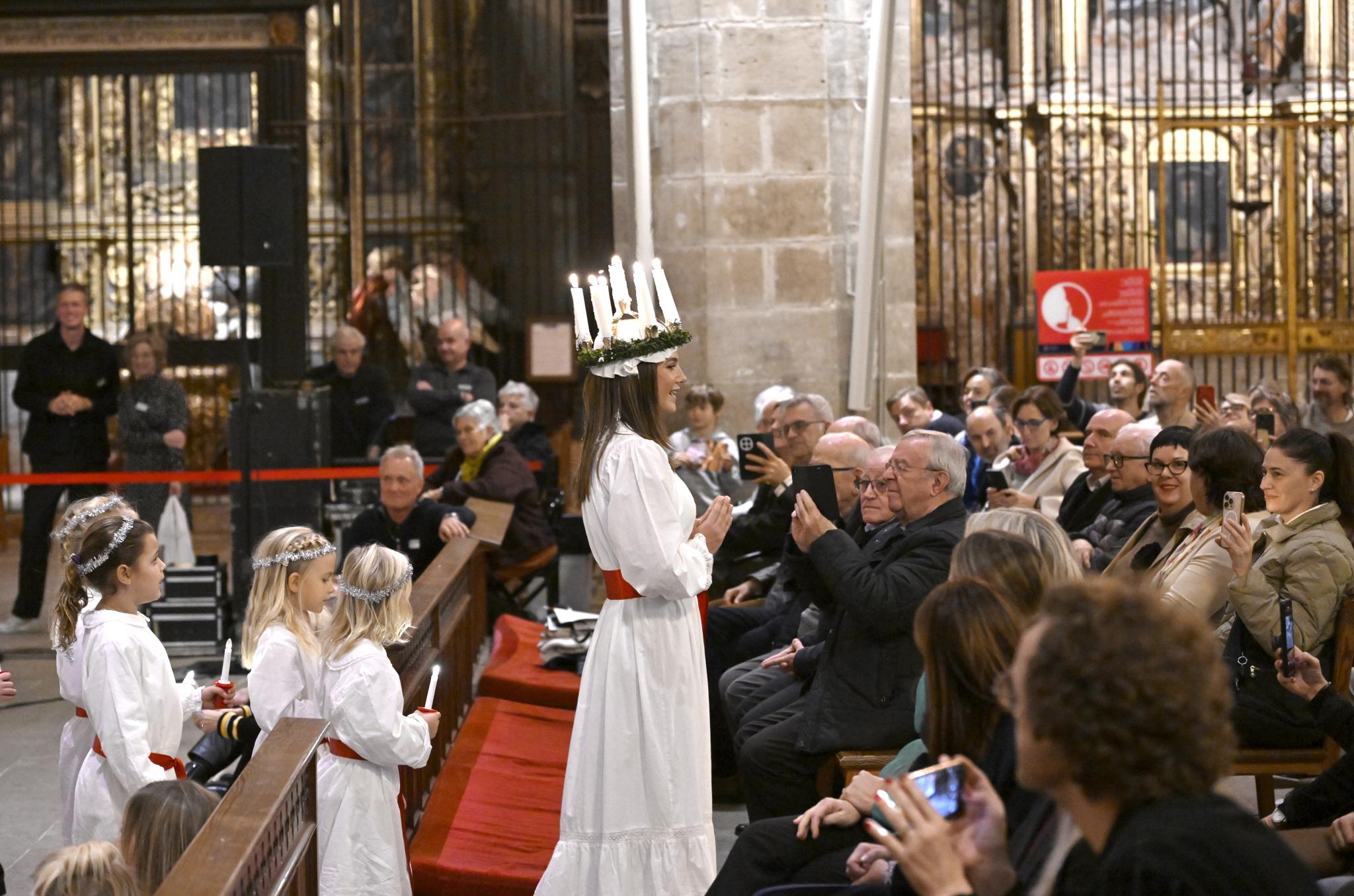 Photo gallery: Santa Lucia concert fills Palma Cathedral with ...