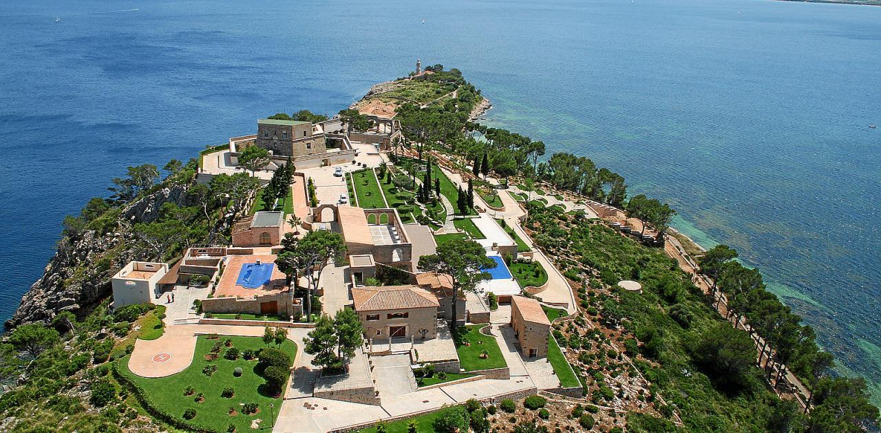 Pierce Brosnan and Tom Hardy head to Pollensa in Guy Ritchie production