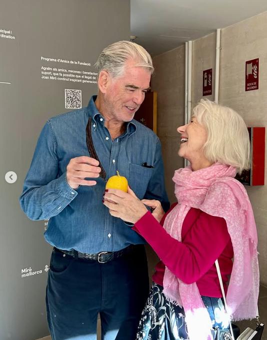 Pierce Brosnan and Helen Mirren visit Palma Cathedral during break in ...