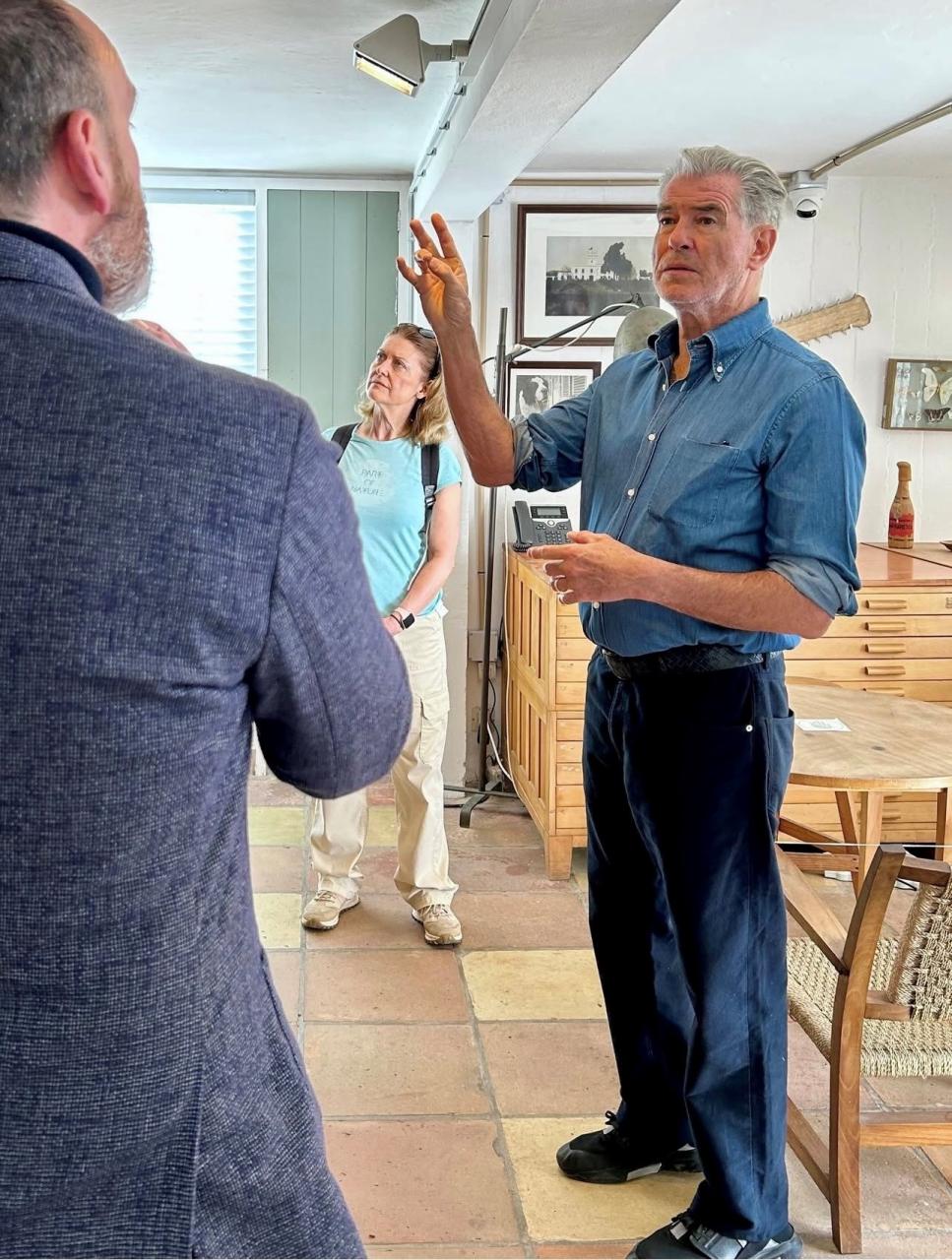 Pierce Brosnan and Helen Mirren visit Palma Cathedral during break in ...