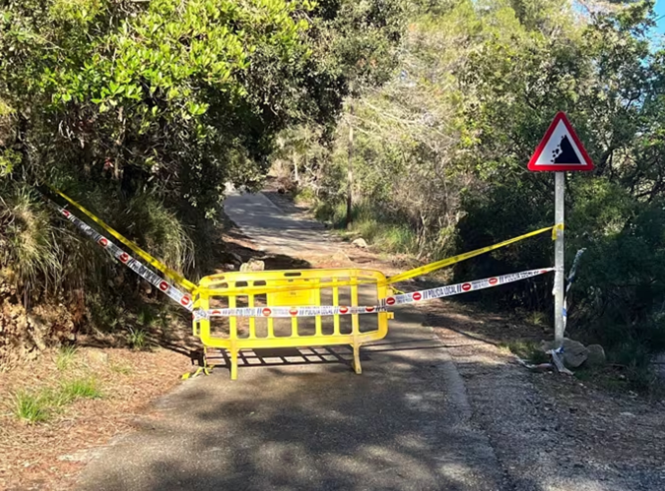 Mallorca road restrictions in Esporles due to risk of further landslides