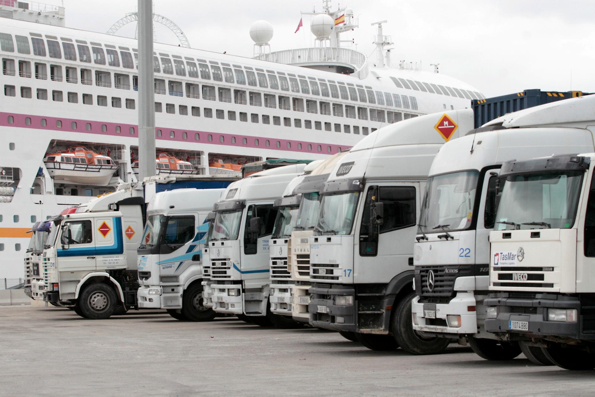 Mallorca hauliers threatening stoppages unless there is aid to offset ...