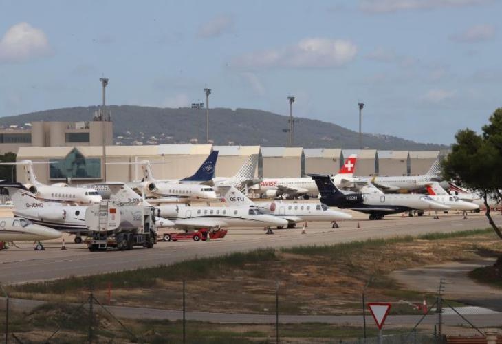 Spain takes aim at private jets: Mallorca one of the busiest airports