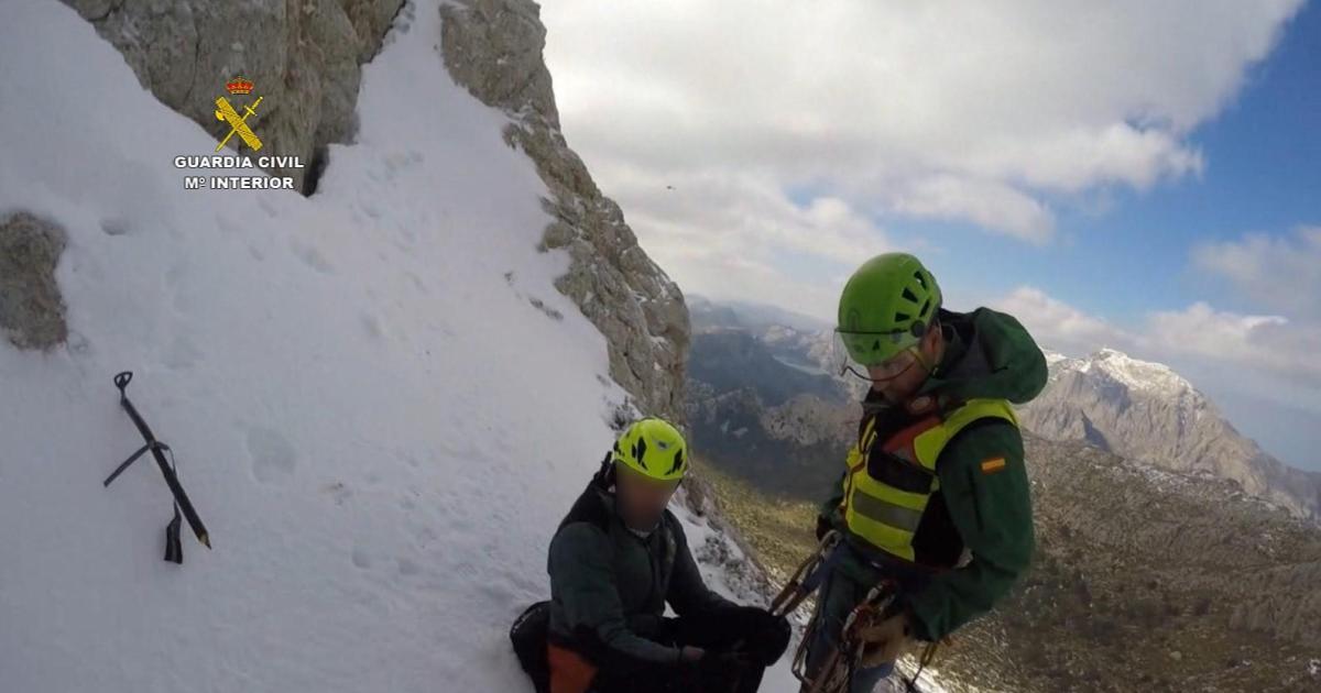 Mallorca top gun chopper pilots in dangerous mountain rescue in the snow