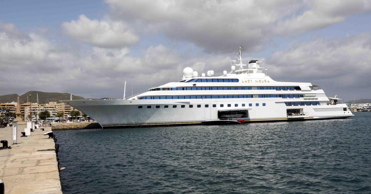 Photo gallery: Lady Moura is back