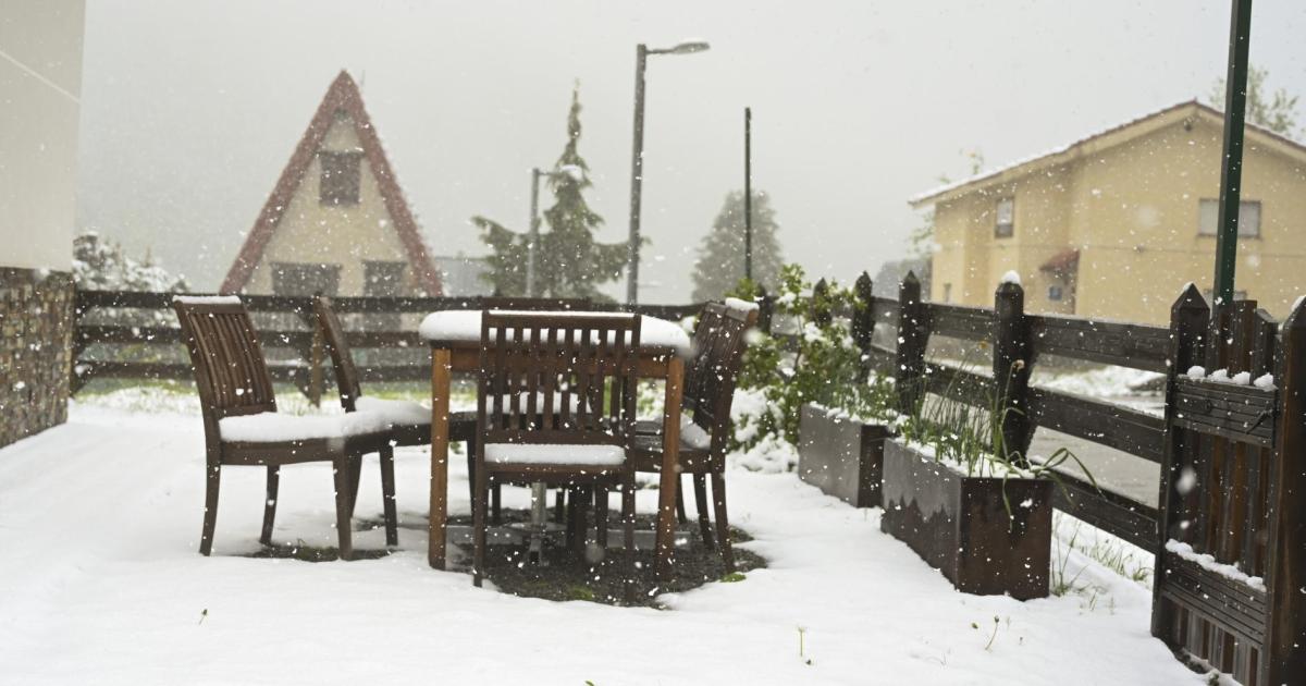 Watch as snow falls in Spain after long drought and early heat wave ...