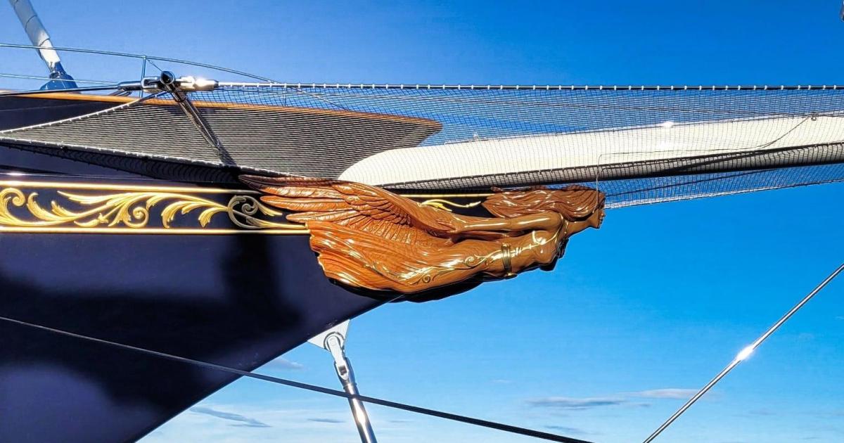 Bezos yacht figurehead