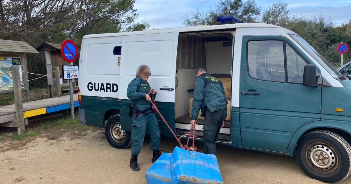 Balearics drugs: Over fifty bundles of hashish on the Minorca coast