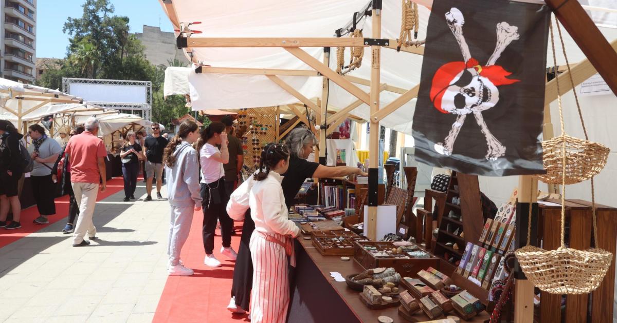 Pirate fair in Palma's Plaza España