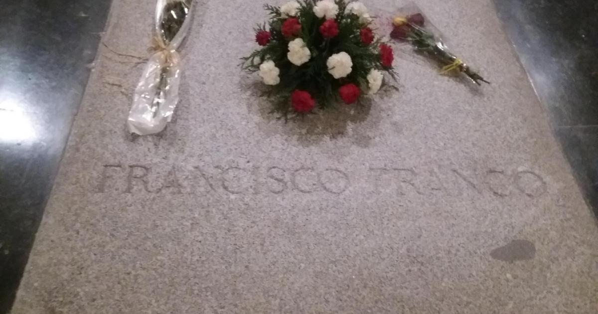 General Franco's body will be removed and reinterred