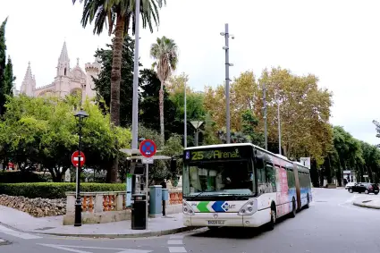 Mallorca security crackdown: Local Police to patrol inside public buses ...
