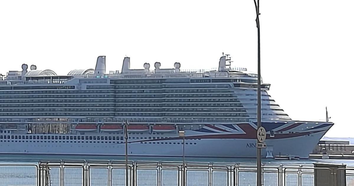 Mallorca holiday cruise: Britain’s largest cruise ship docks in Palma ...