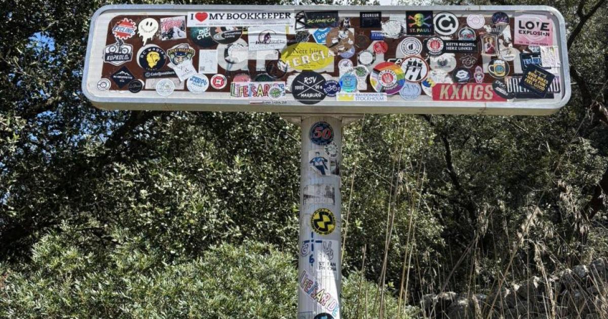 Mallorca cycling: Stickers on signs in the mountains