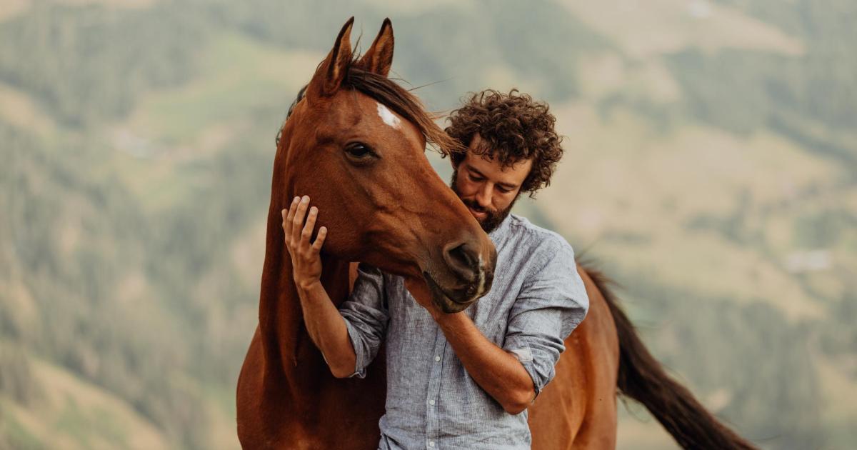 Matthias Geysen brings his bridleless horse connection method to Mallorca