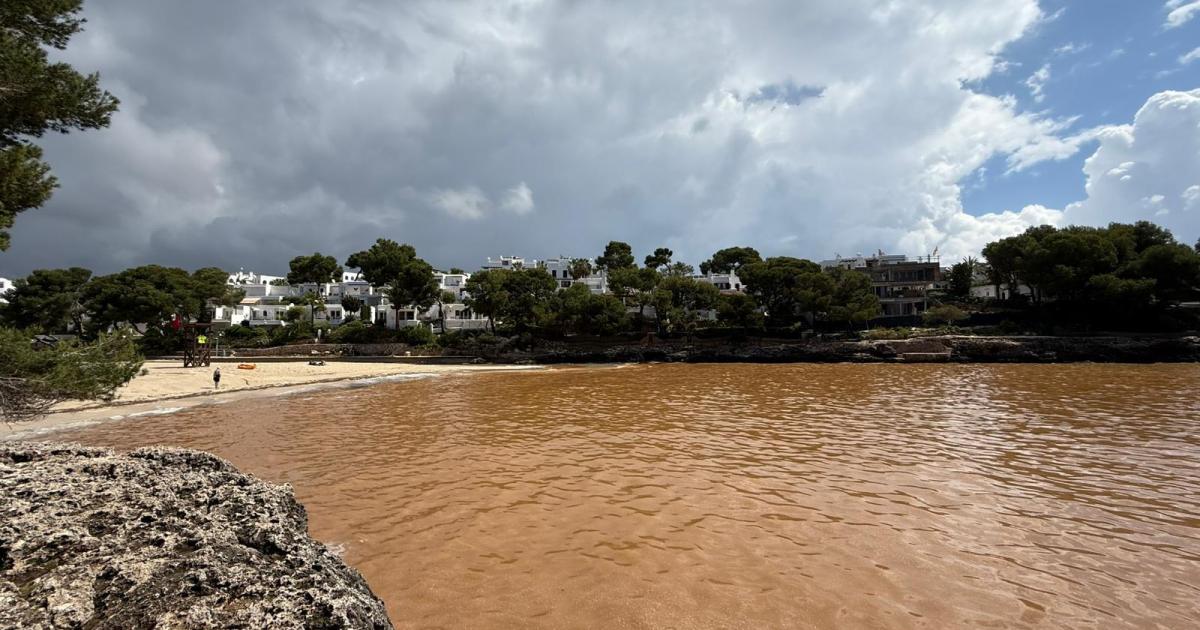 Mallorca weather: Torrential rain turns sea brown in Cala d'Or