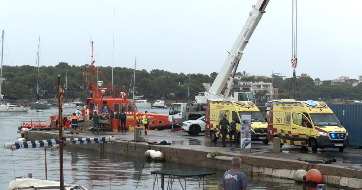 Intensive search for three people missing after small boat capsizes off ...