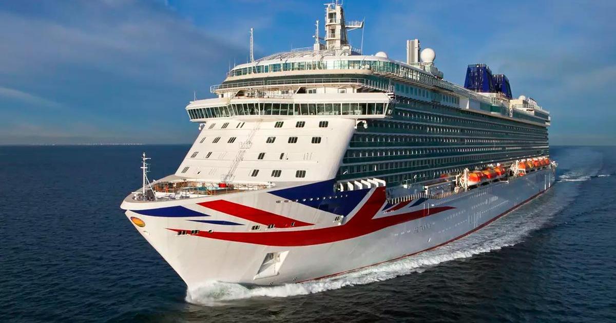 Flying the British flag: Iconic cruise ship docks in Palma